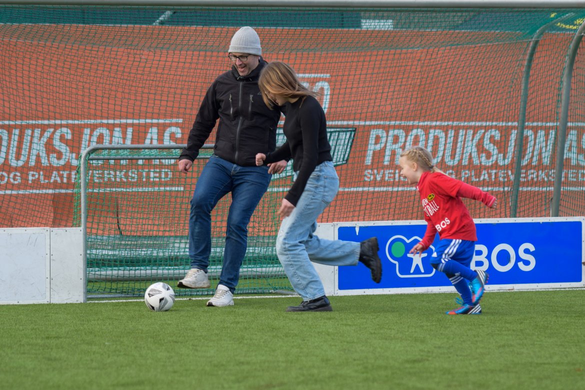 Velkommen Til Fotball er i gang / SKEID
